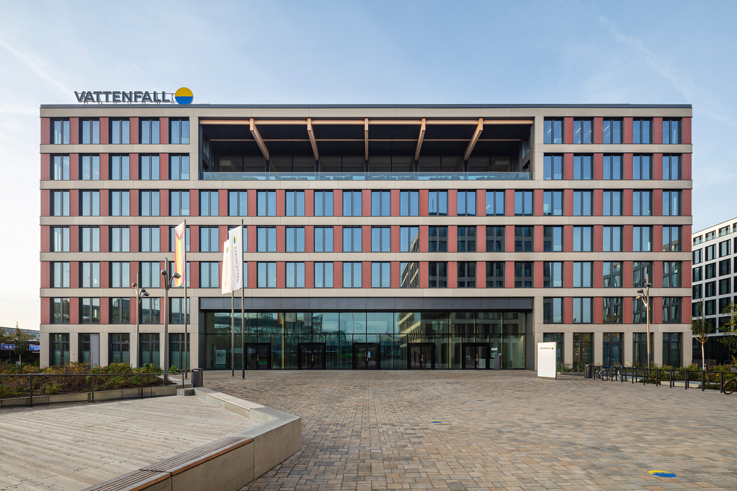 ‘蘑菇柱’中庭，德国最大木混合结构建筑群 EDGE Suedkreuz-建E网设计案例