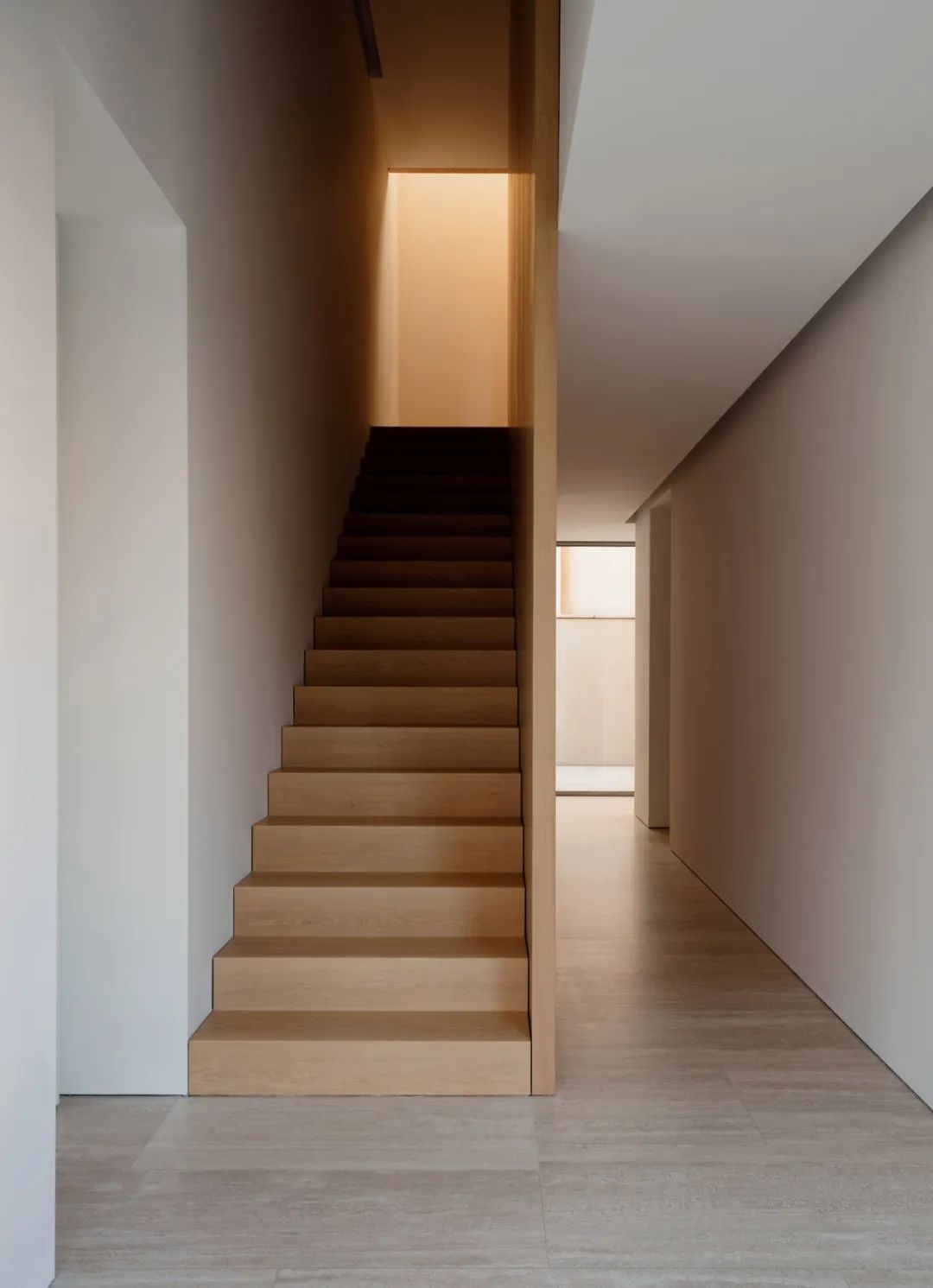 极简主义顶层公寓设计 | John Pawson新作-建E网设计案例
